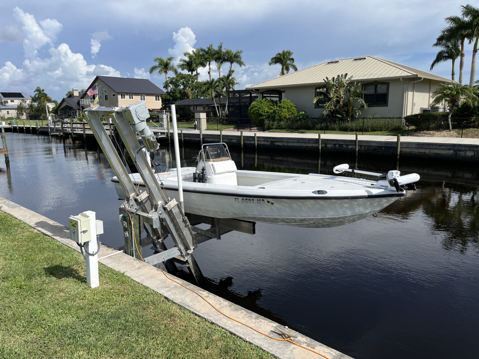 5,000 lb. Boat Lifts – A Complete Buyer’s Guide - Boat Dock Builder Ft ...